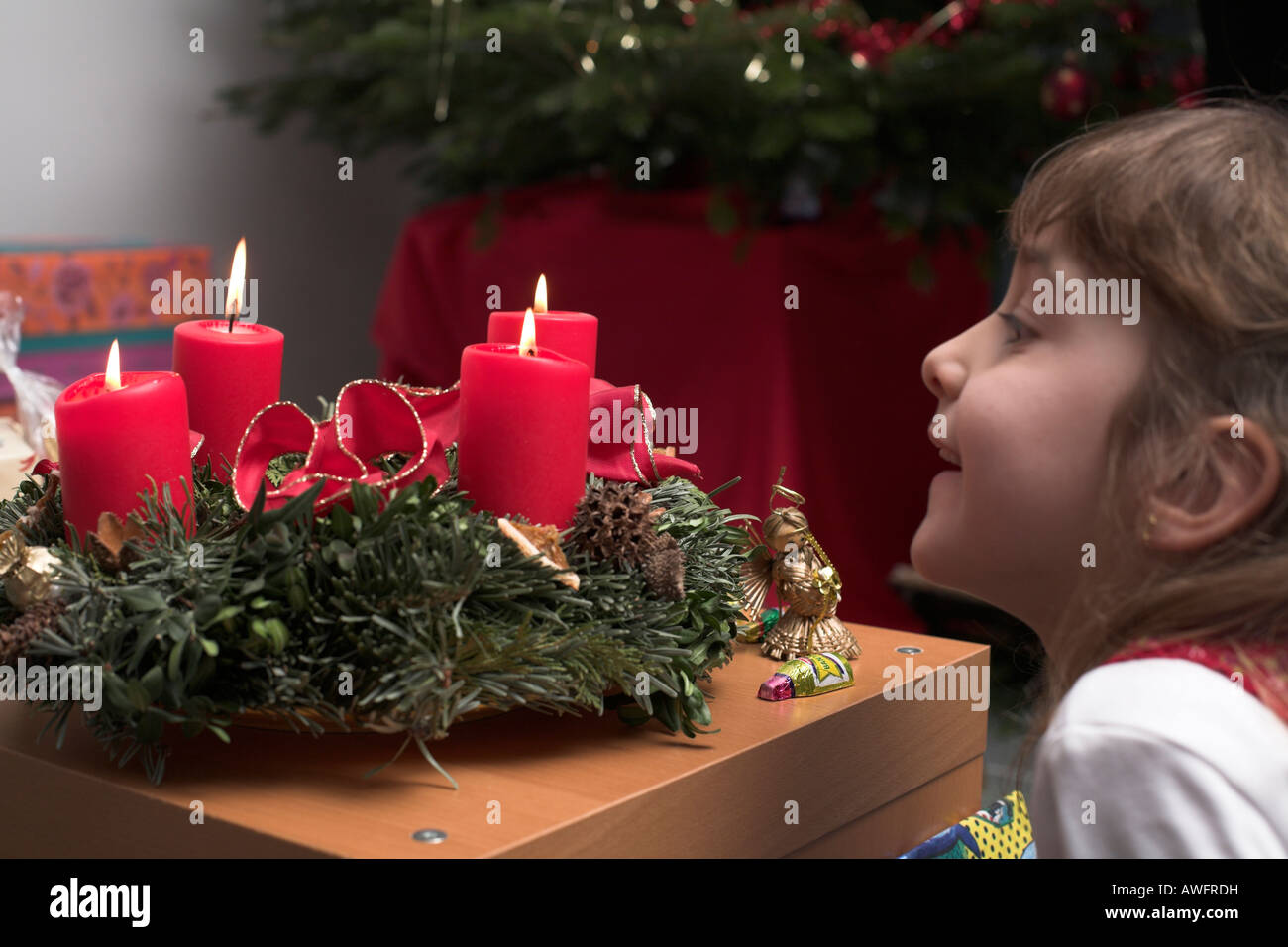Child before advent wreath Stock Photo - Alamy