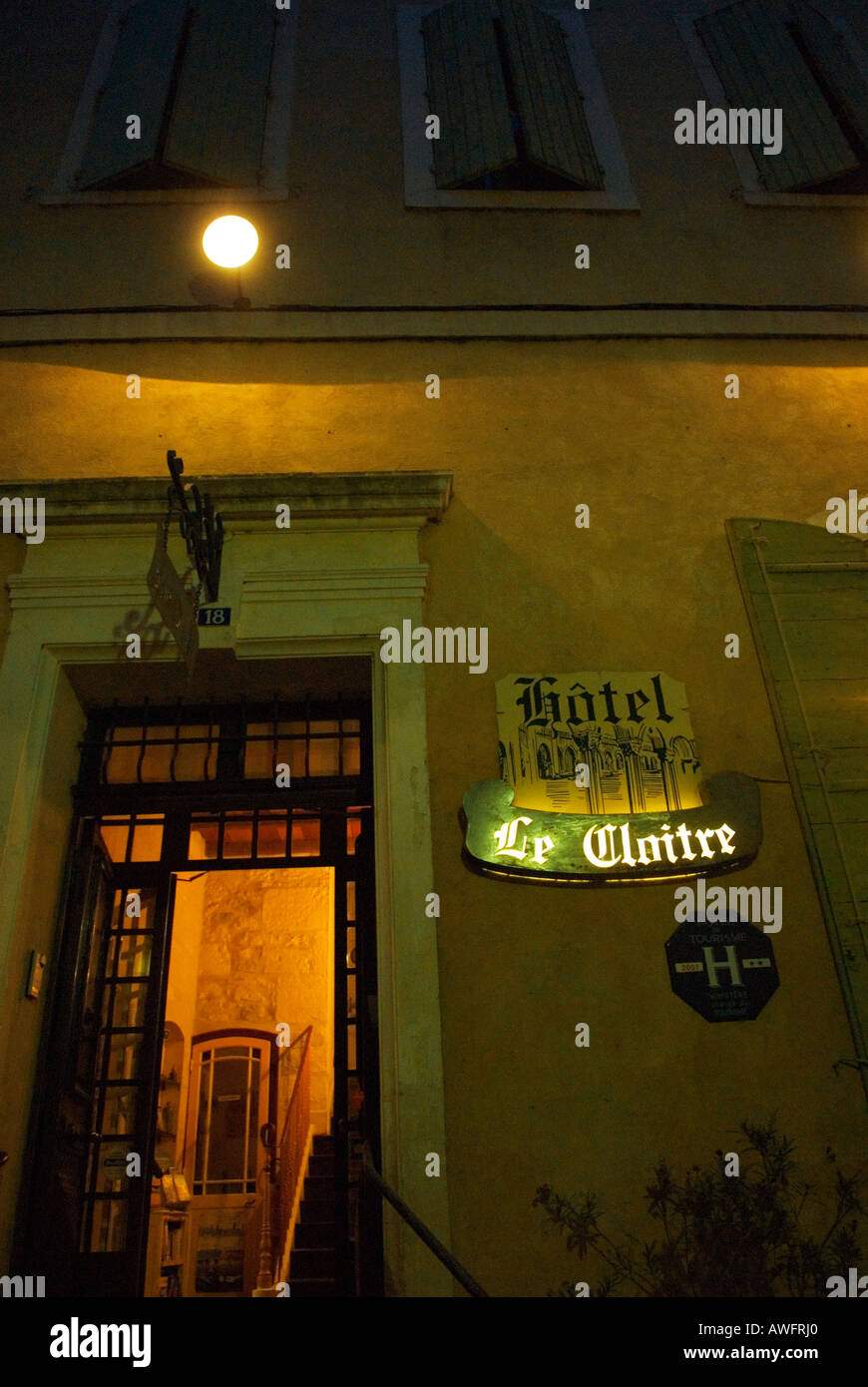 Le cloitre france hotel hi-res stock photography and images - Alamy