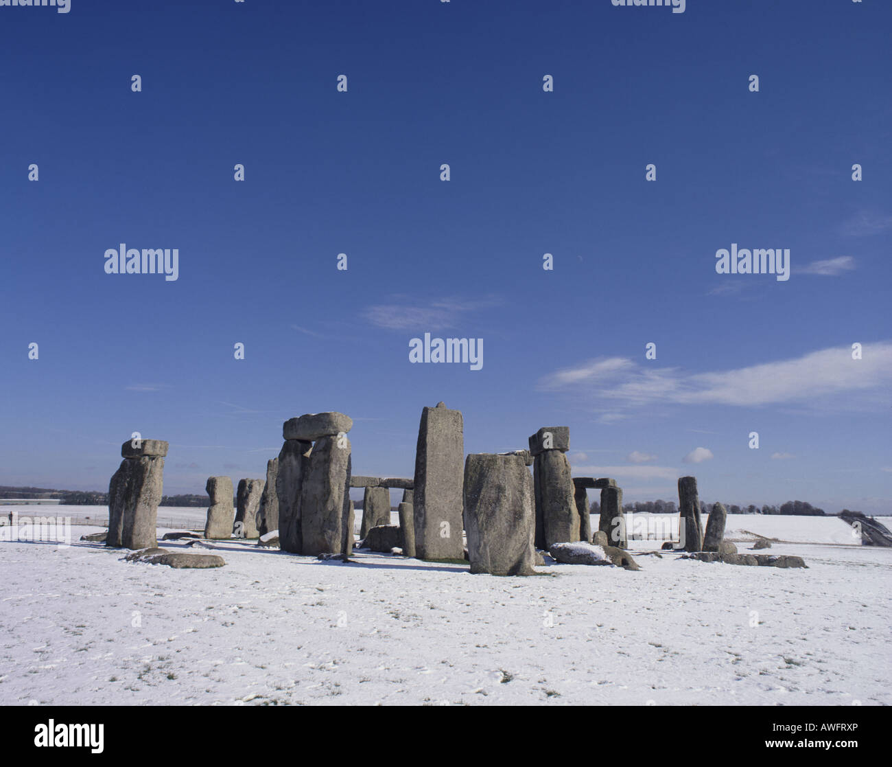 The great and ancient stone circle of Stonehenge is one of the wonders ...