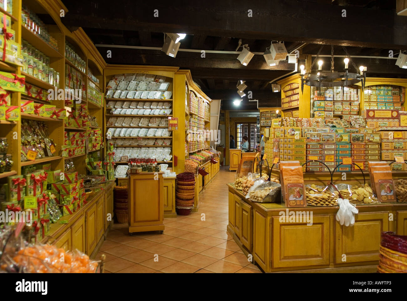Tourist shop selling regional souvenirs in Carcassonne, France Stock ...