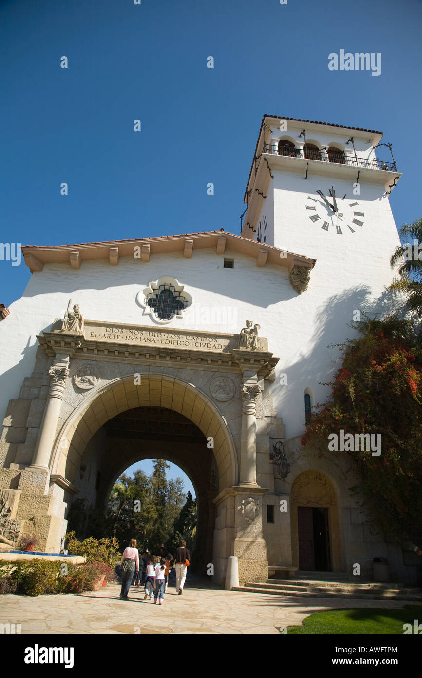 CALIFORNIA Santa Barbara Young schoolchildren carrying library books ...