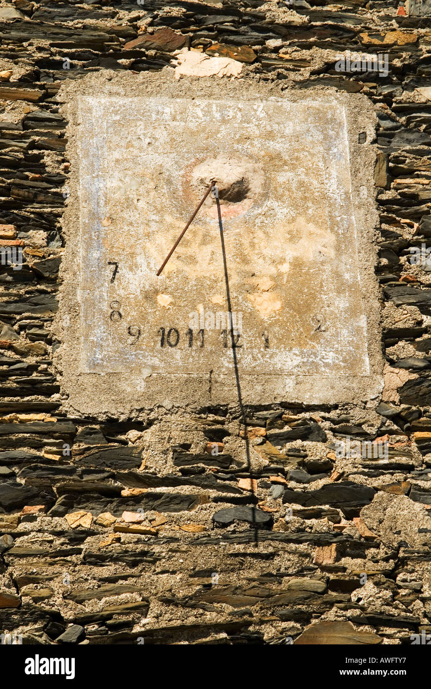 The sundial 12 the sundial 12 hi-res stock photography and images - Alamy