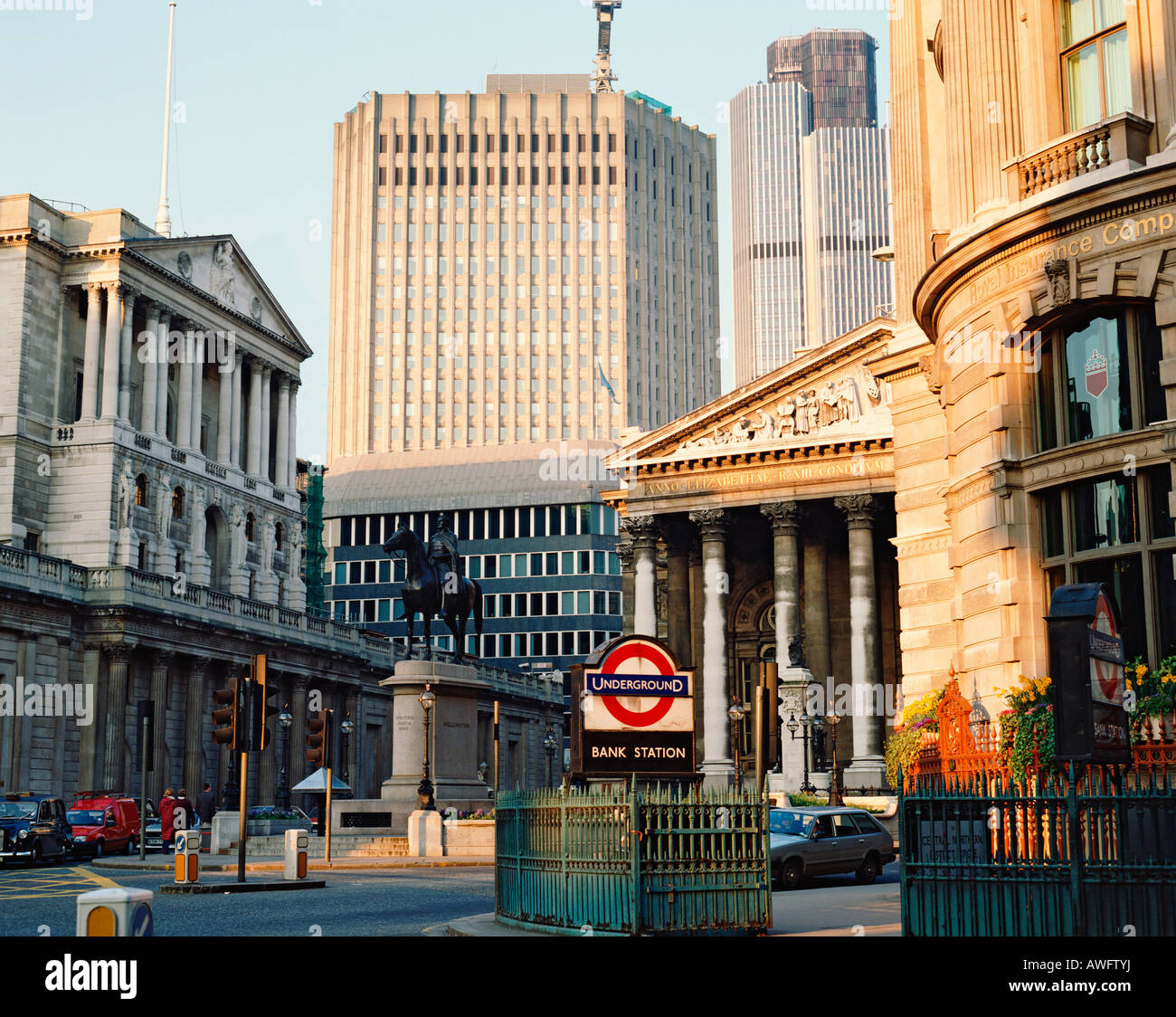 London bank district hi-res stock photography and images - Alamy