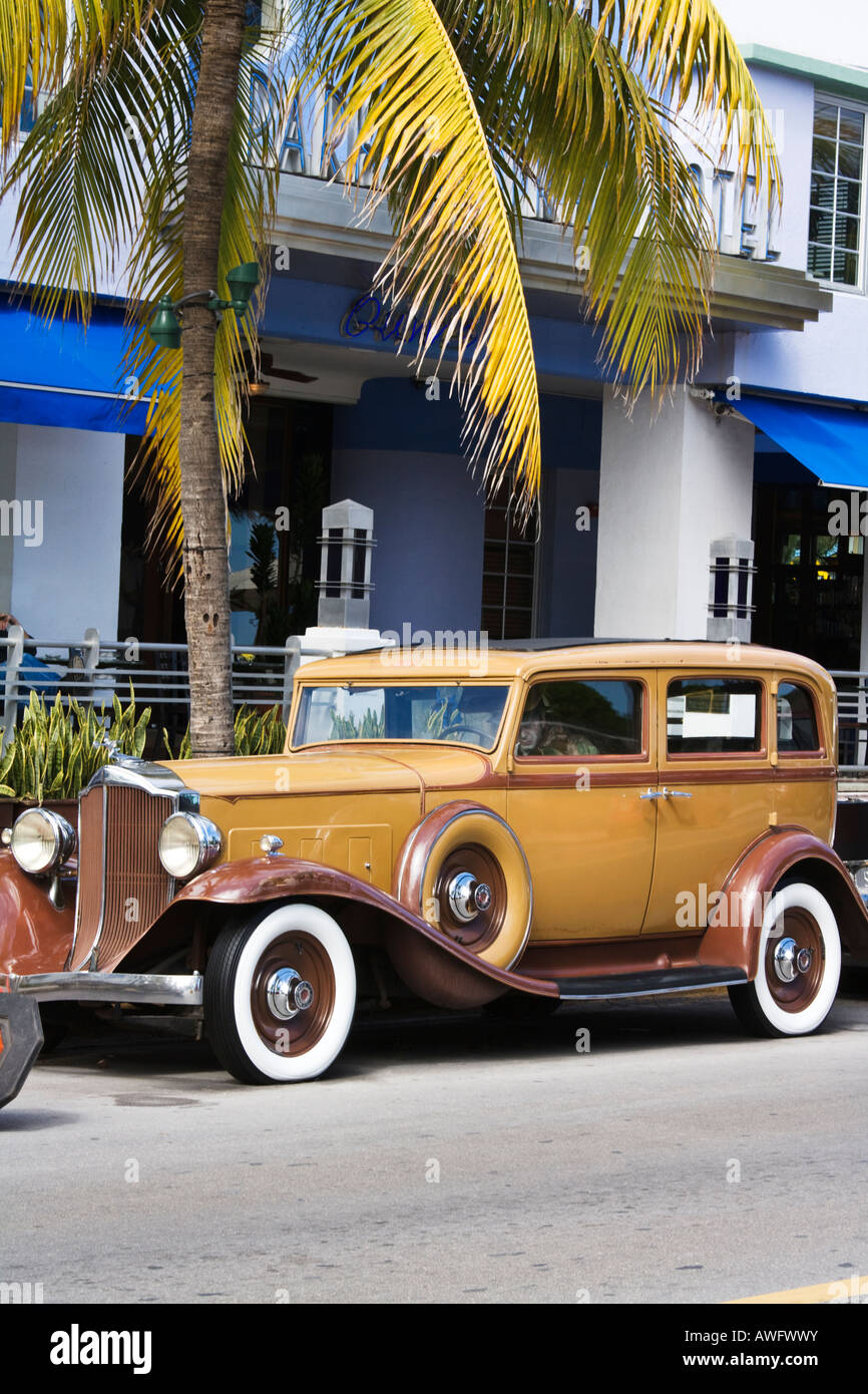 The famous art deco district of Ocean Drive in South Beach Miami ...