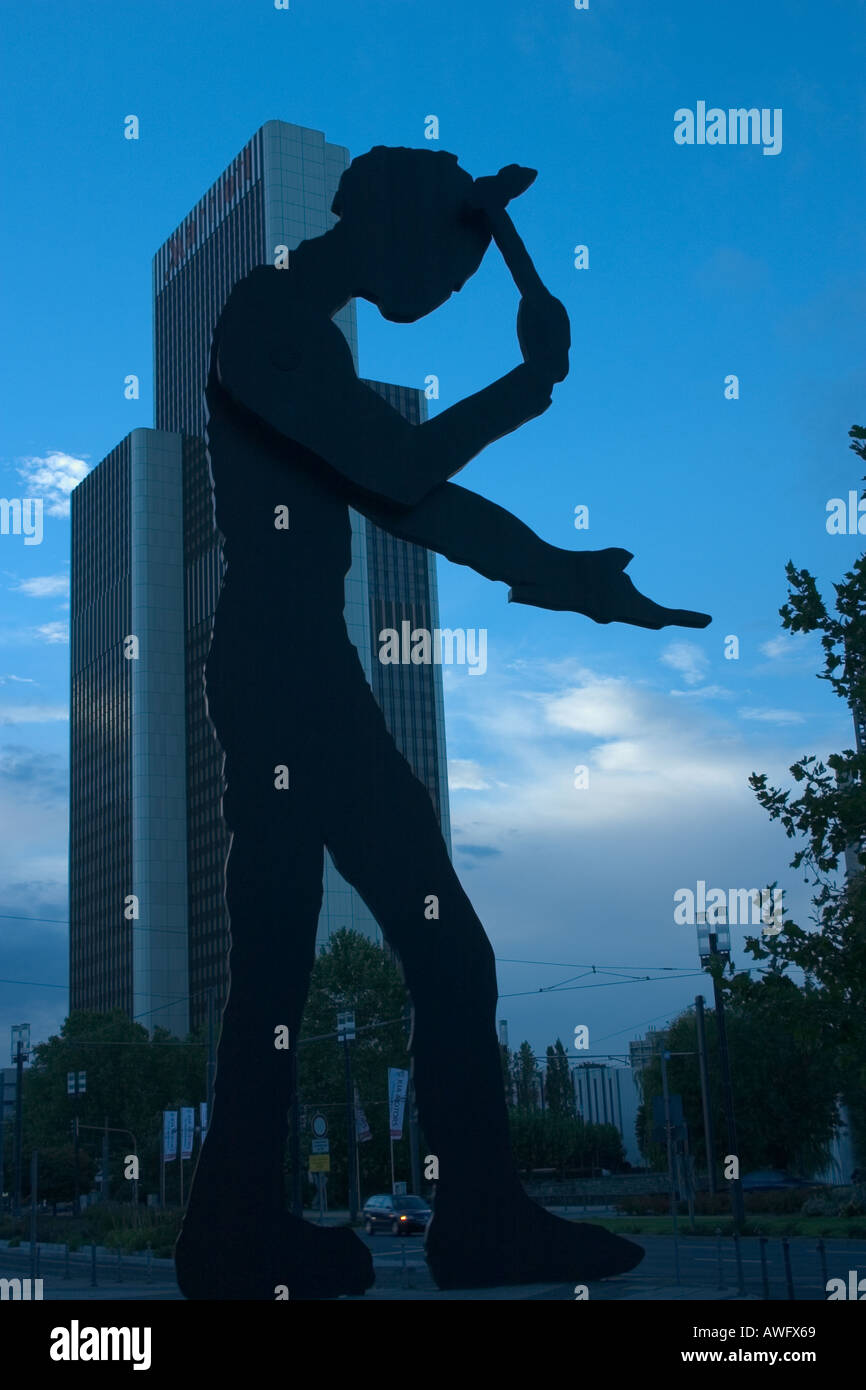 Hammering man statue hi-res stock photography and images - Alamy