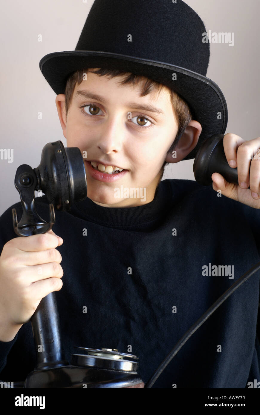 Old Fashioned Telephone Stock Photo - Alamy