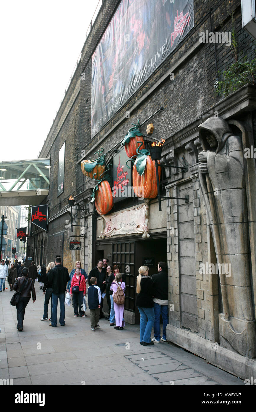 London dungeon museum hi-res stock photography and images - Alamy