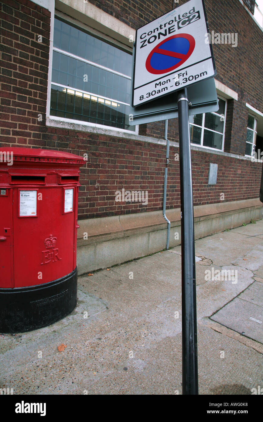 Bent sign hi-res stock photography and images - Alamy