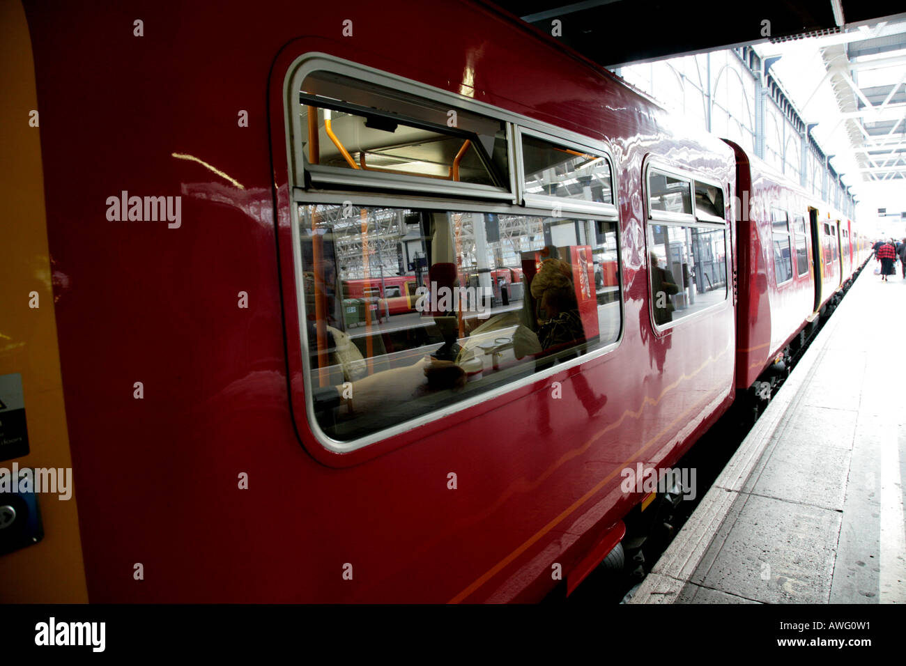 Train at platform of Waterloo station, London Stock Photo - Alamy