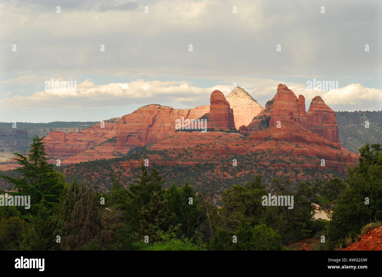 red rock mountains in sedona Stock Photo - Alamy