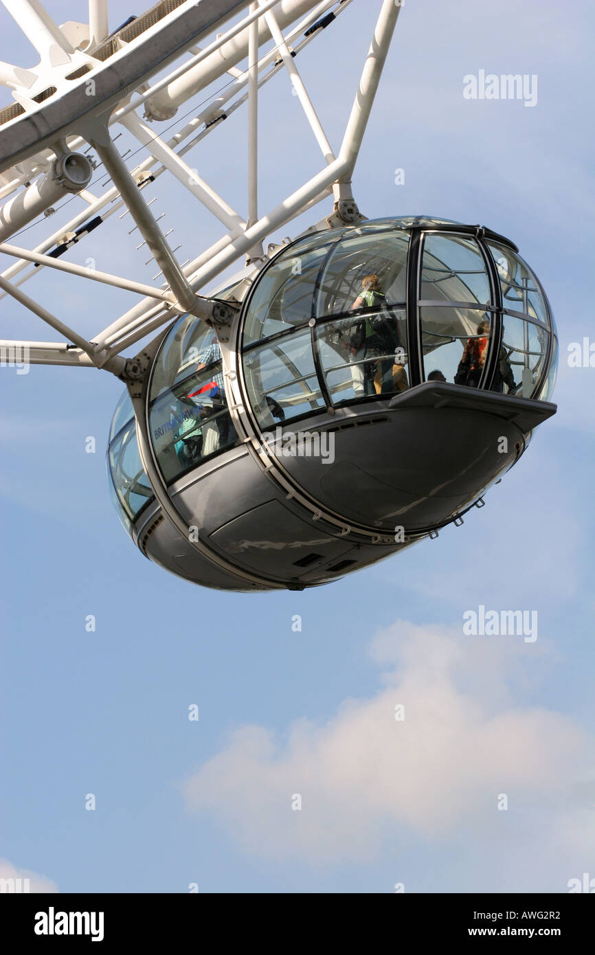 Capsule landmark tourists tourism hi-res stock photography and images ...