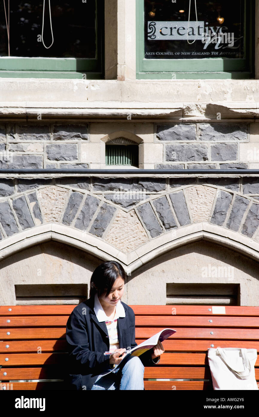 Woman book reading outside hi-res stock photography and images - Alamy