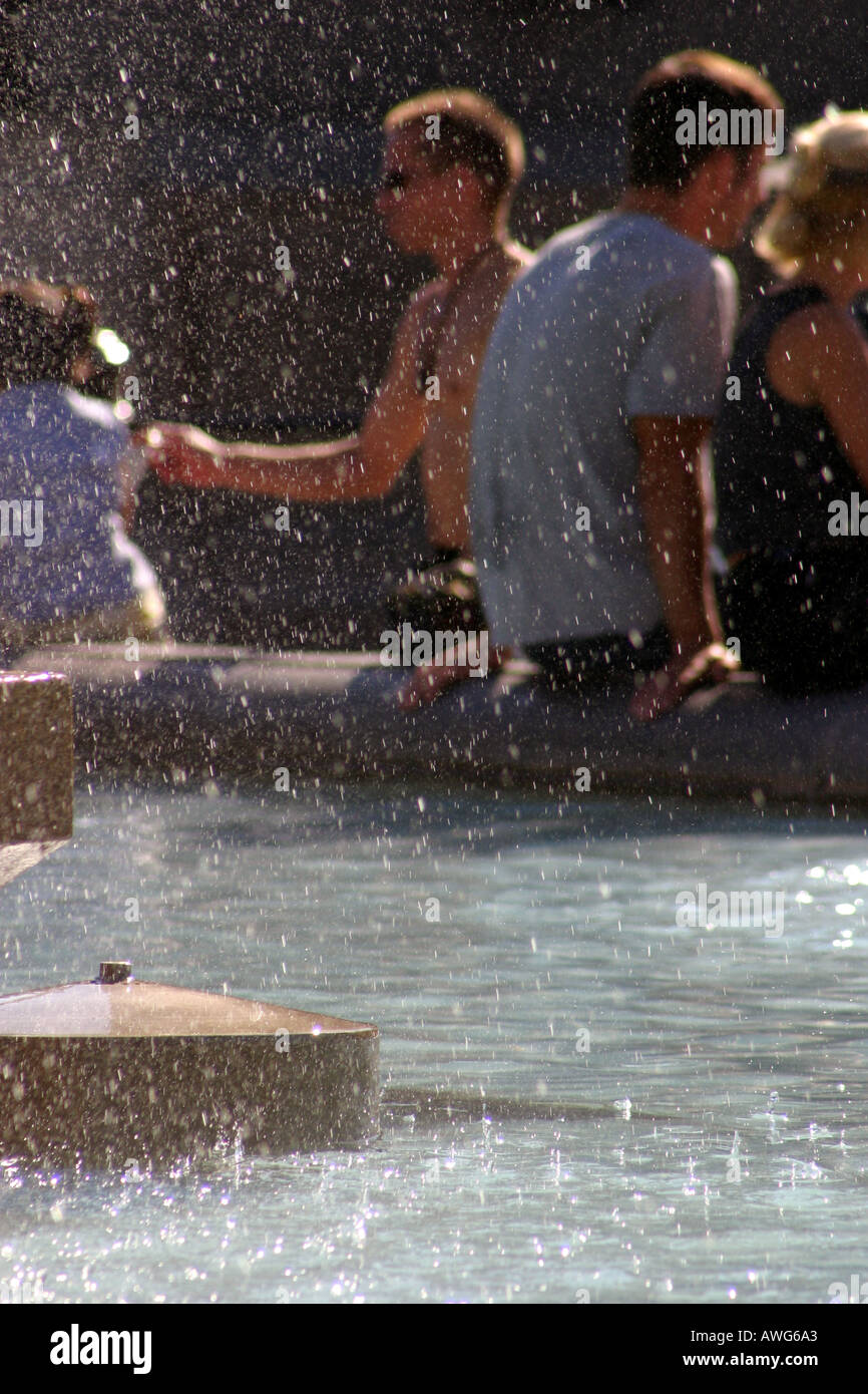 Fountains edge hi-res stock photography and images - Alamy