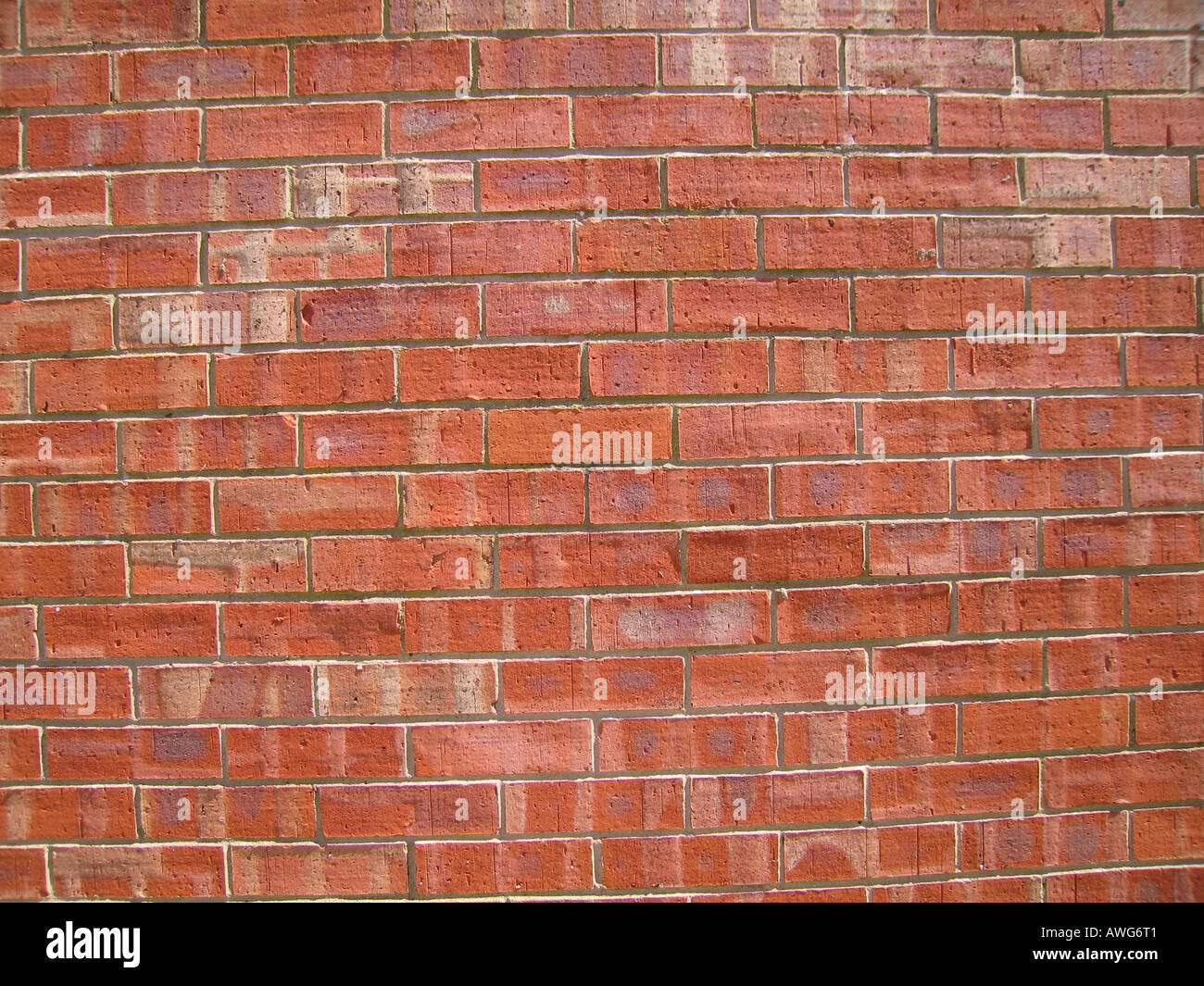 Common brickwork wall in stretcher bond Stock Photo - Alamy