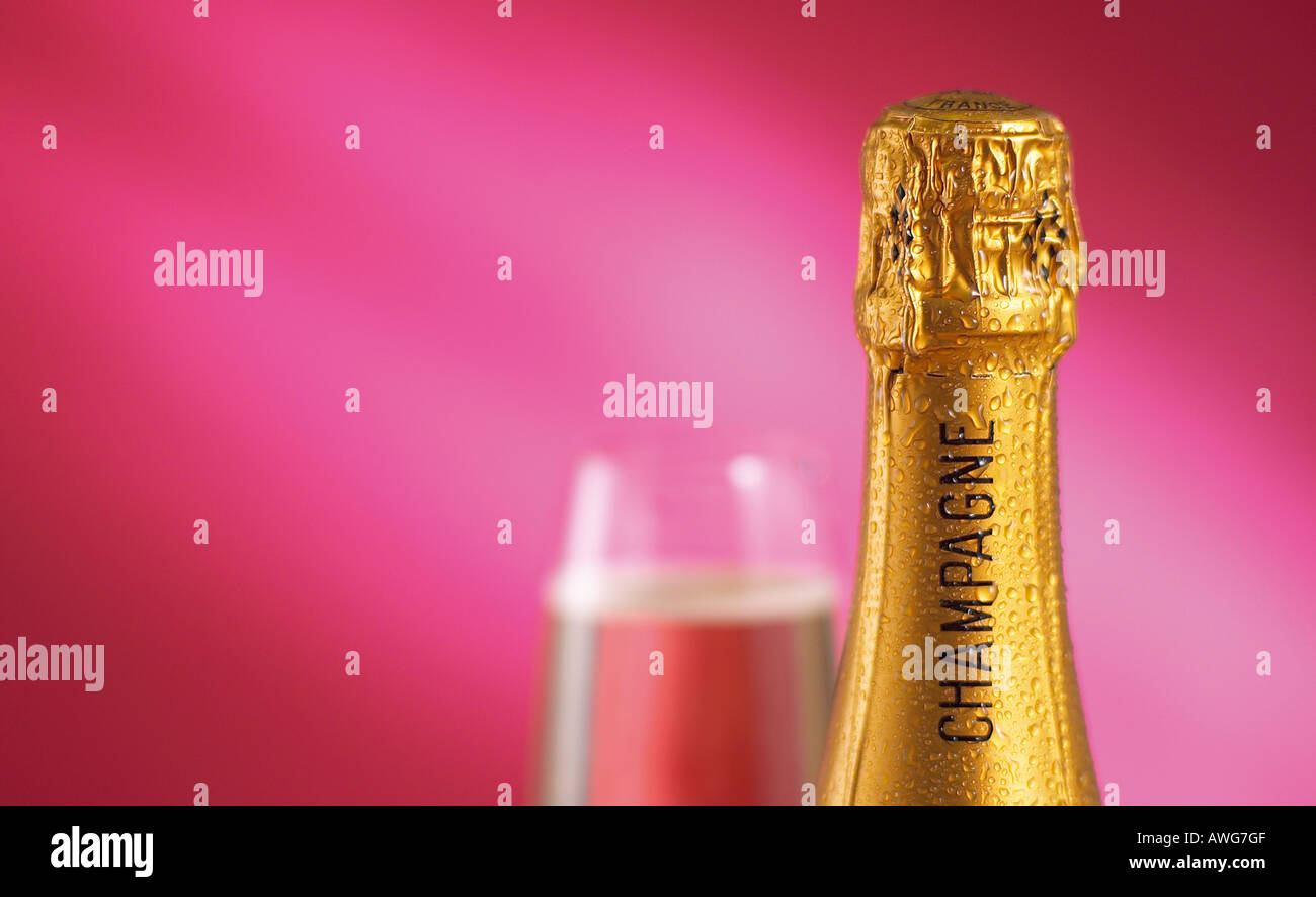 Generic bottle hi-res stock photography and images - Alamy