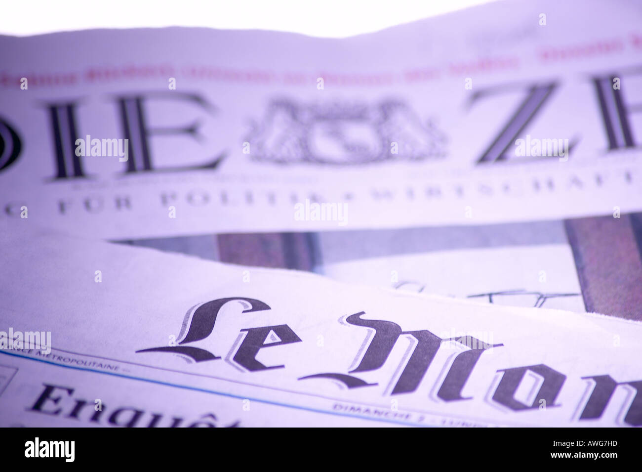 Newspapers banner hi-res stock photography and images - Alamy