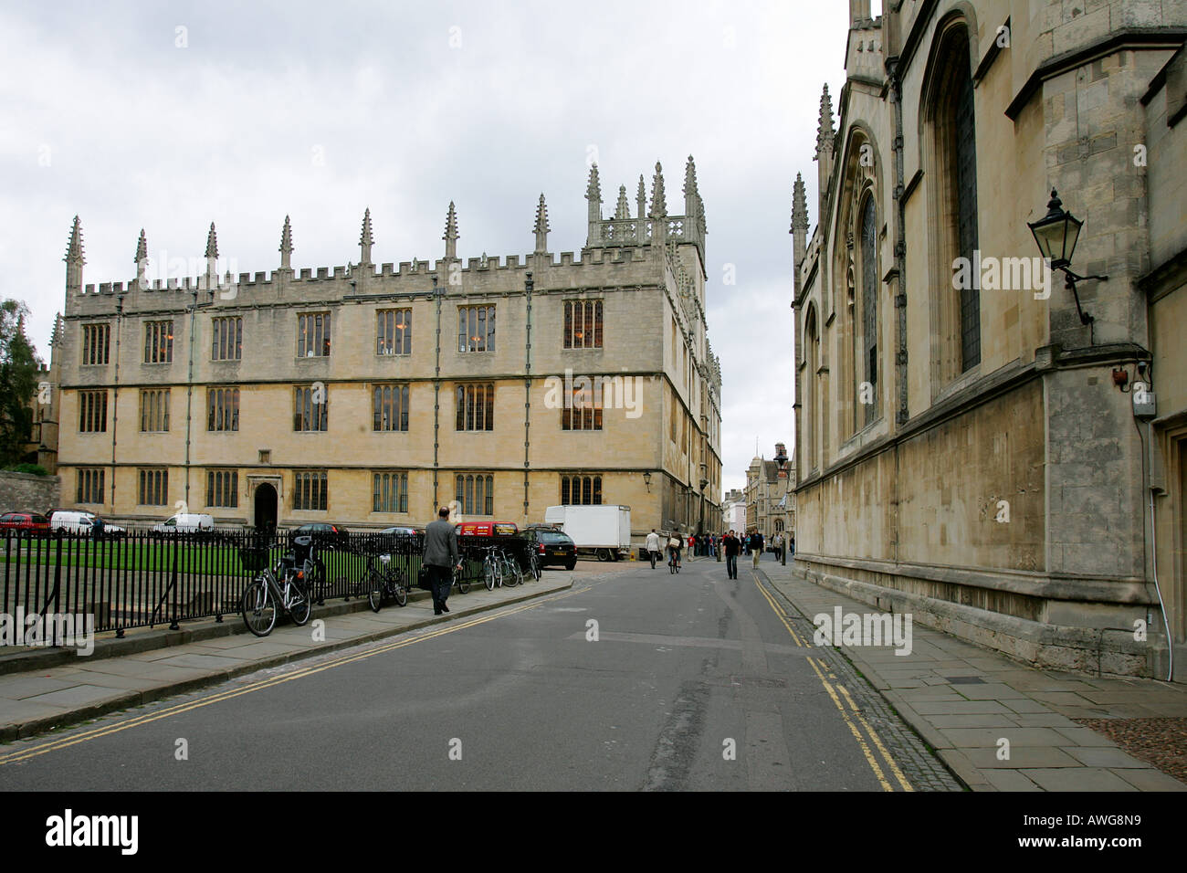 Radcliffe Square Oxford city centre typical architecture building ...