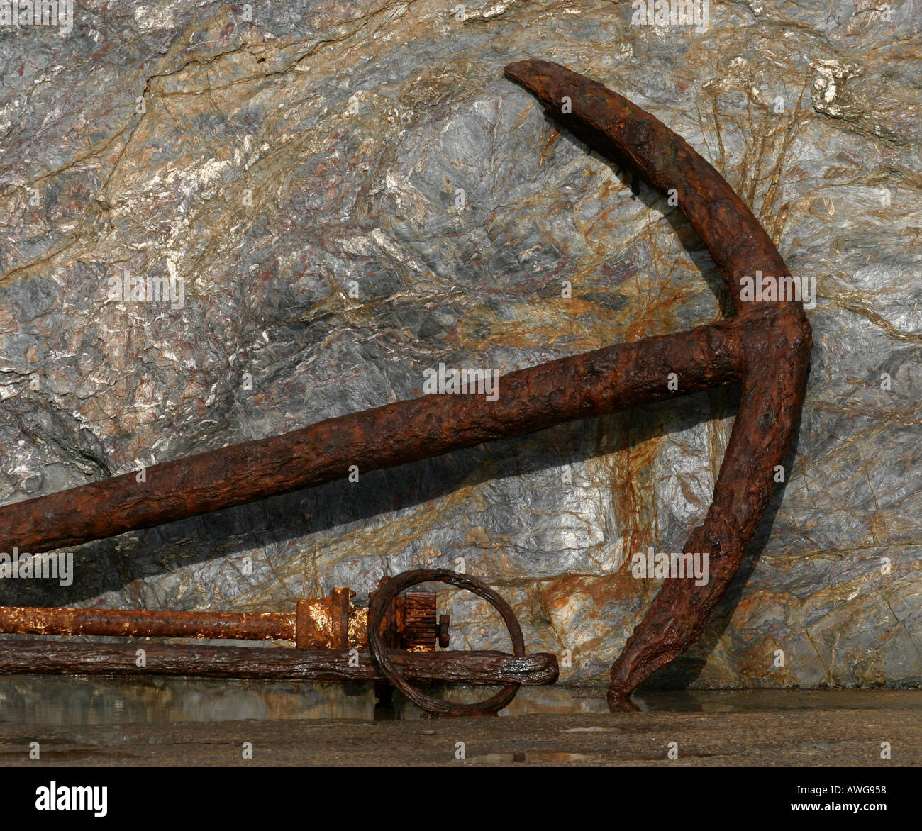 Old rusting mooring chain hi-res stock photography and images - Alamy