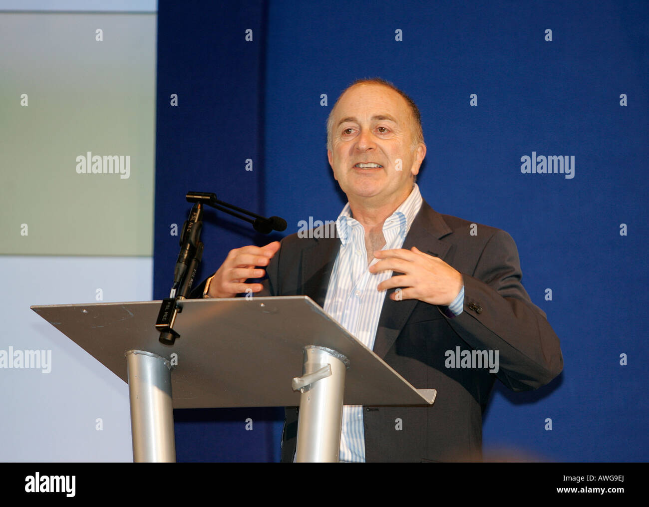 Tony Robinson Actor High Resolution Stock Photography and Images - Alamy