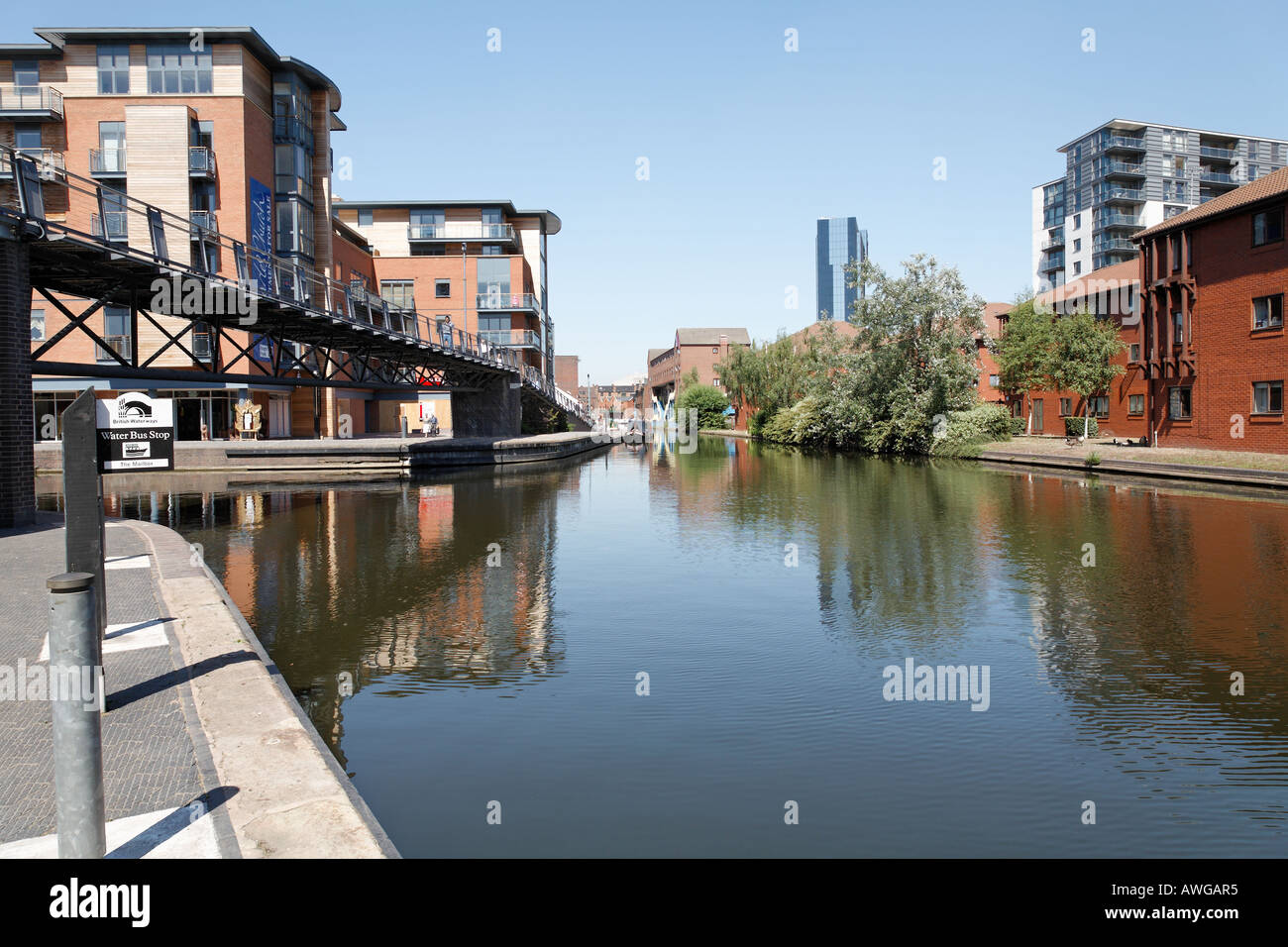 Luxury new flats and apartments overlooking the Worcester Birmingham ...