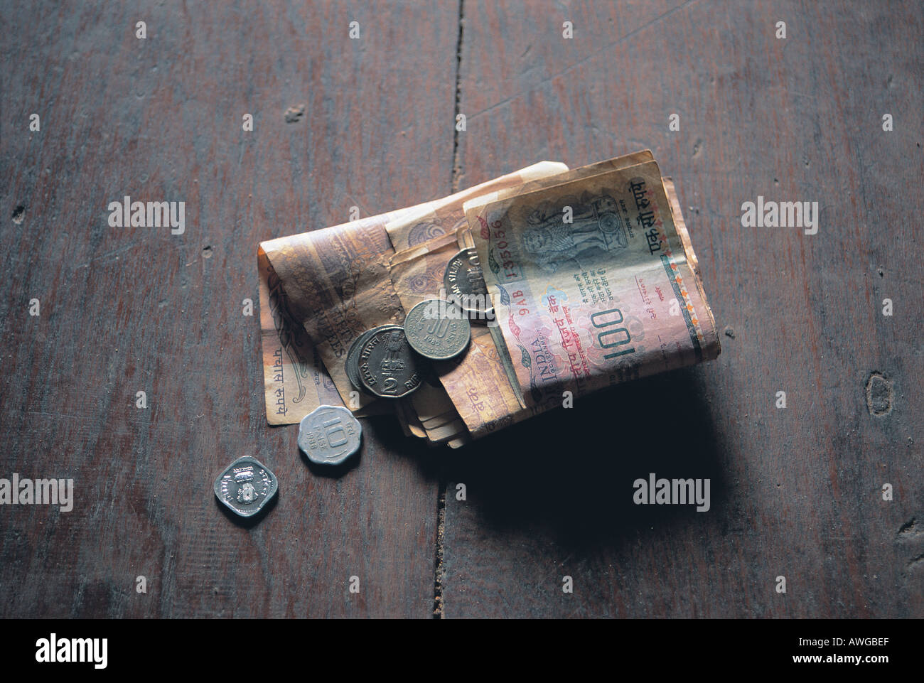 Indian rupees bundle hi-res stock photography and images - Alamy