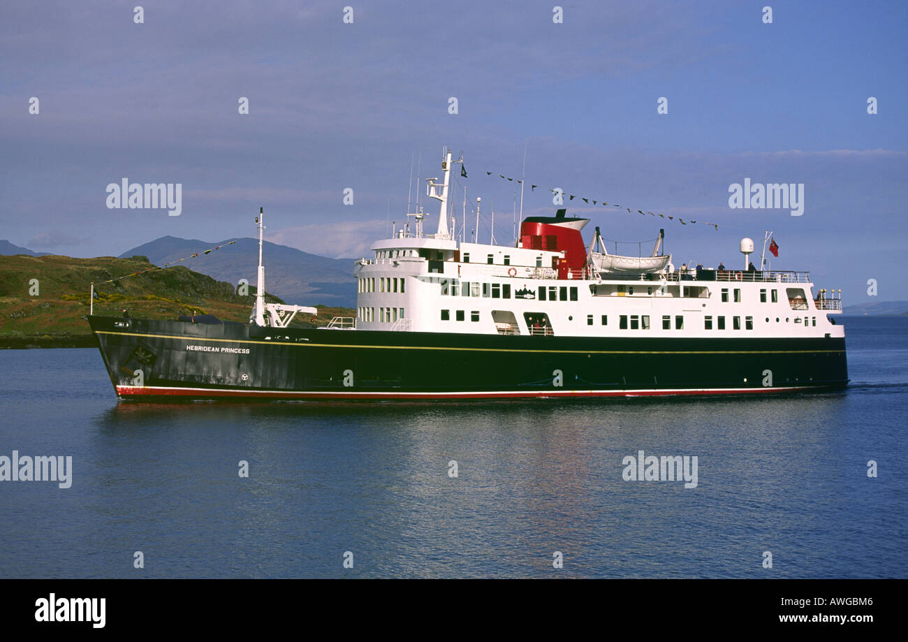 Hebridean Princess entering Oban Harbour Stock Photo - Alamy