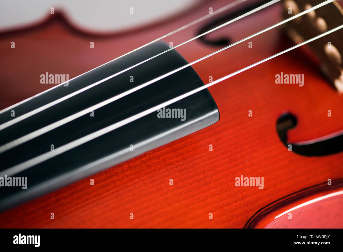 Violins opera hi-res stock photography and images - Alamy