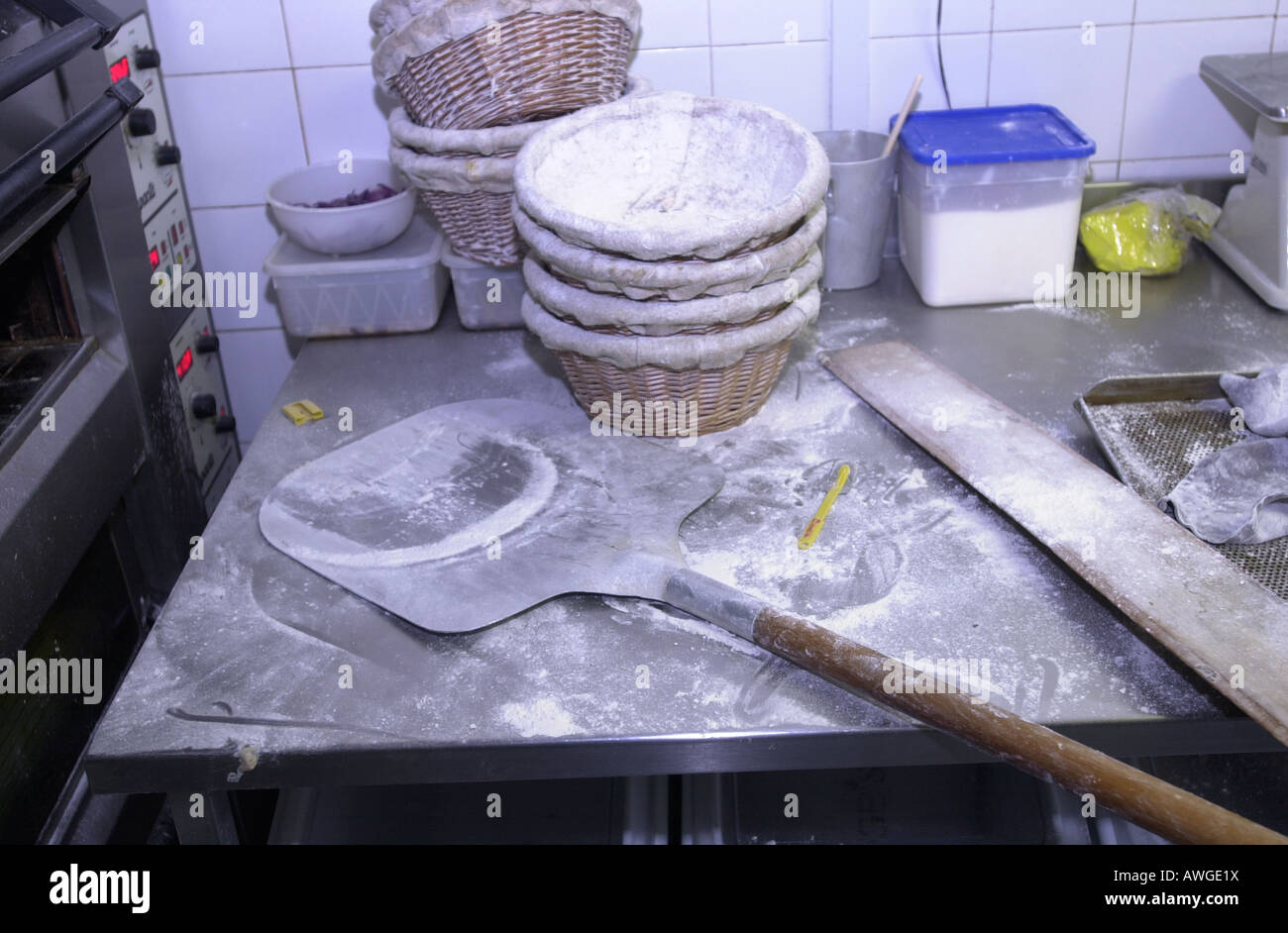 Community bakers hi-res stock photography and images - Alamy