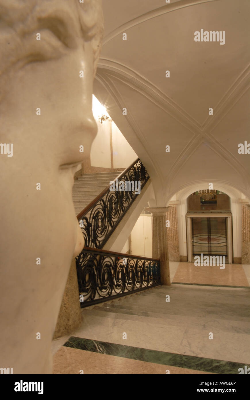 Capodimonte architettura interno hi-res stock photography and images ...
