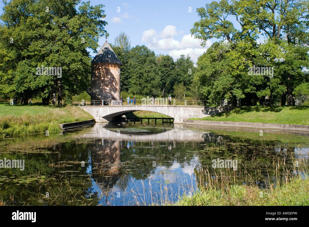 Park pavlovsk pavilion hi-res stock photography and images - Alamy