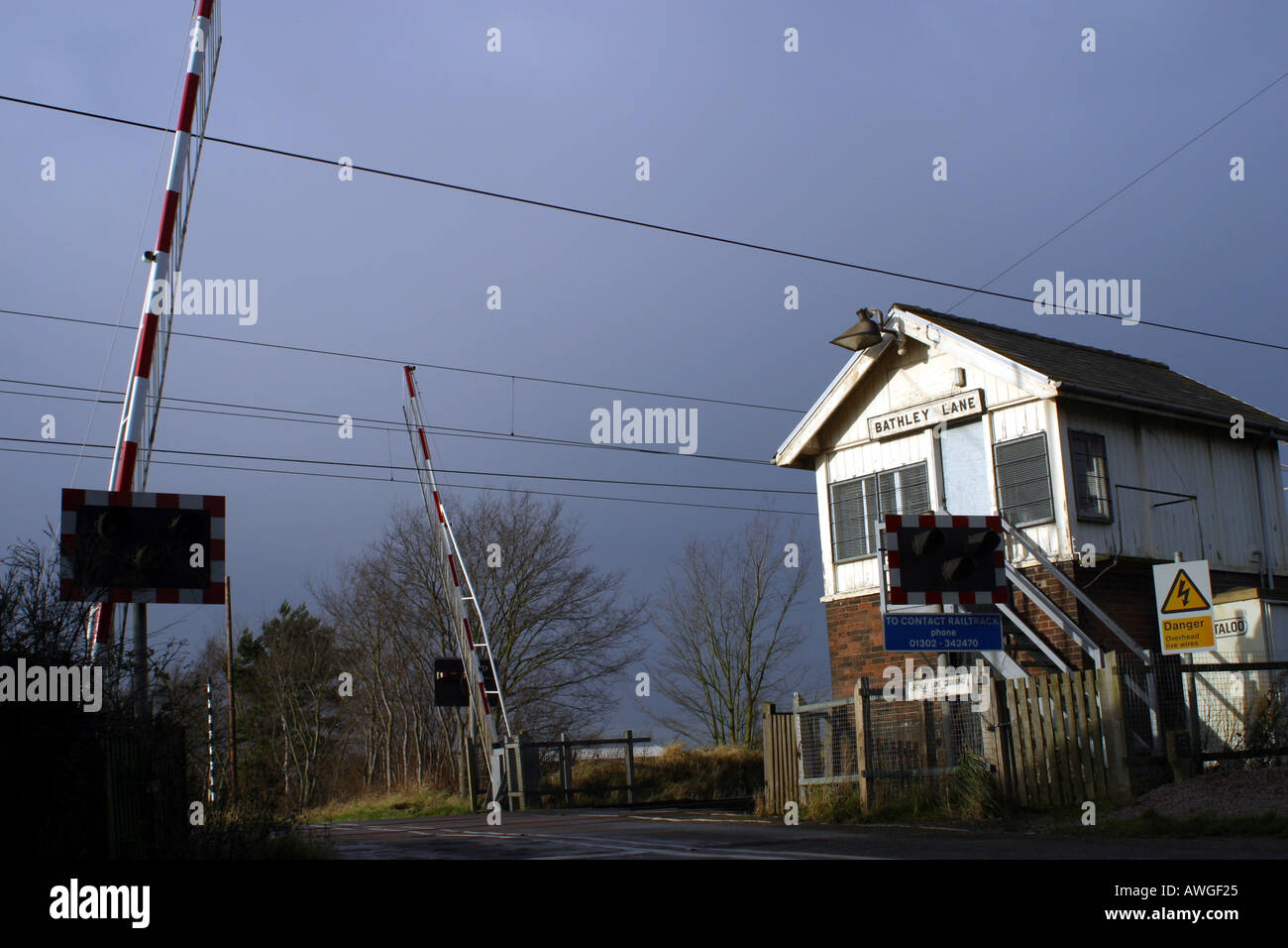 Disused railway track level crossing hi-res stock photography and ...