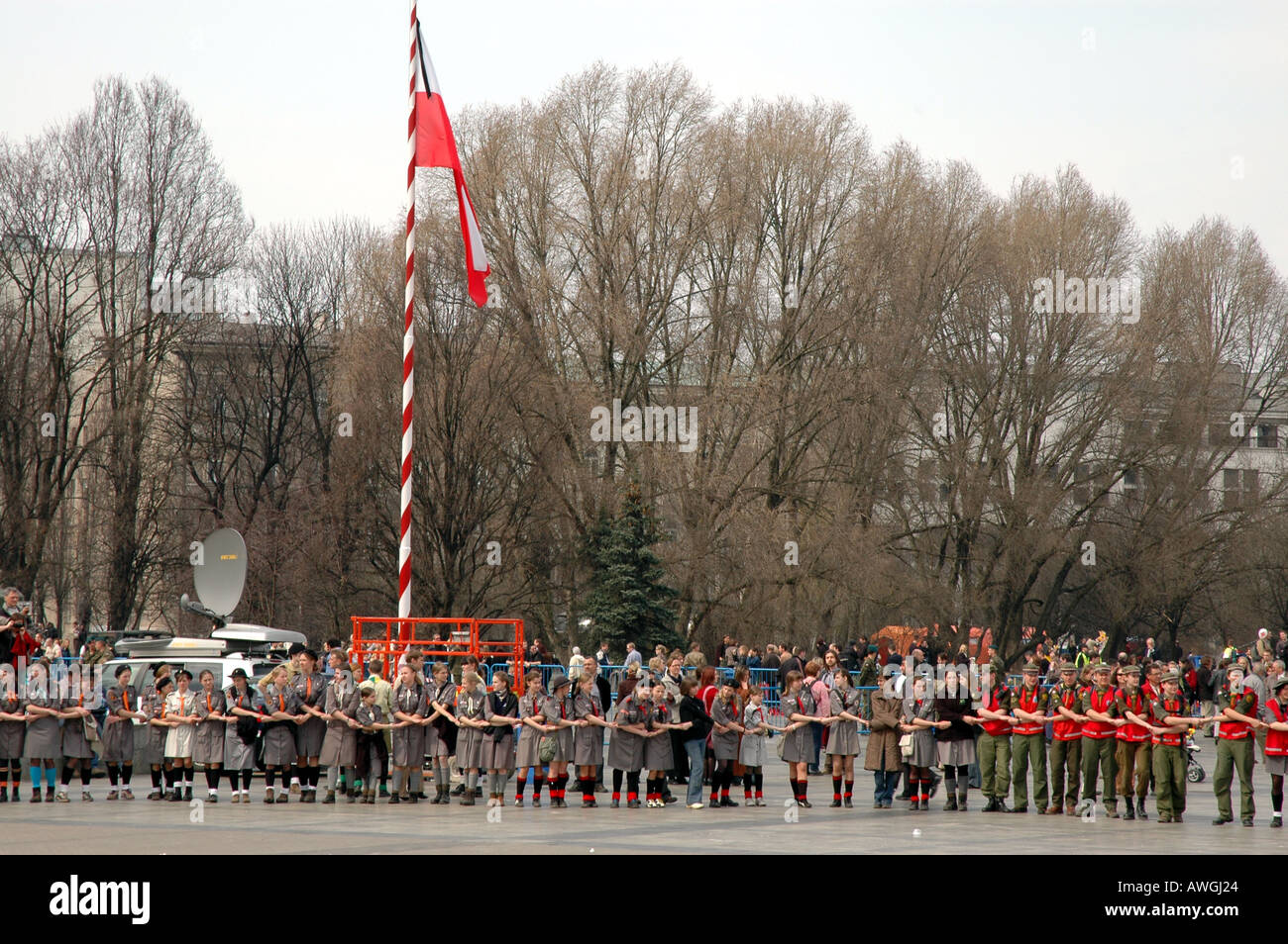Warsaw, Poland mourning after John Paul II death. Scouts on Pilsudski ...