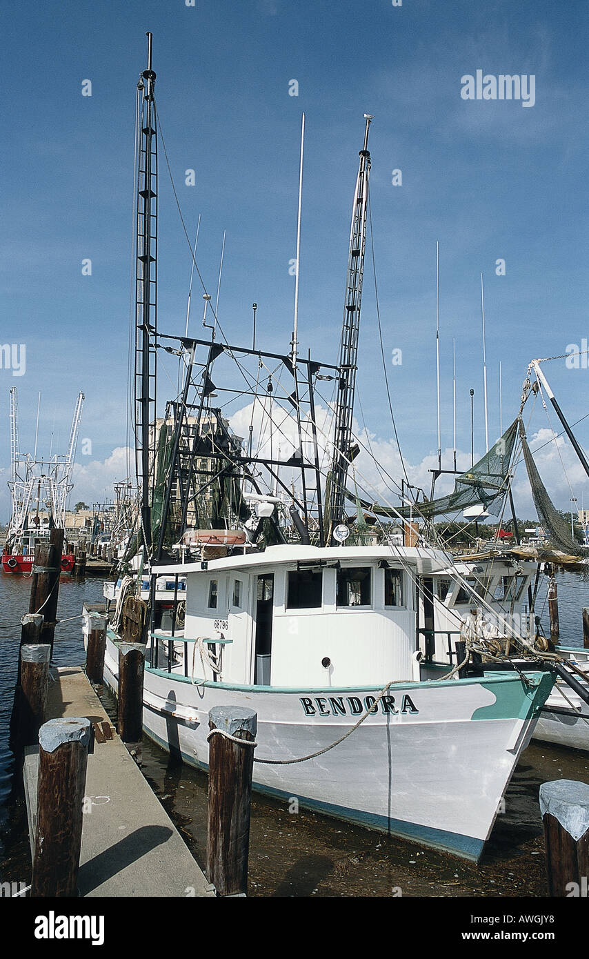 Masts and rigging hi-res stock photography and images - Alamy