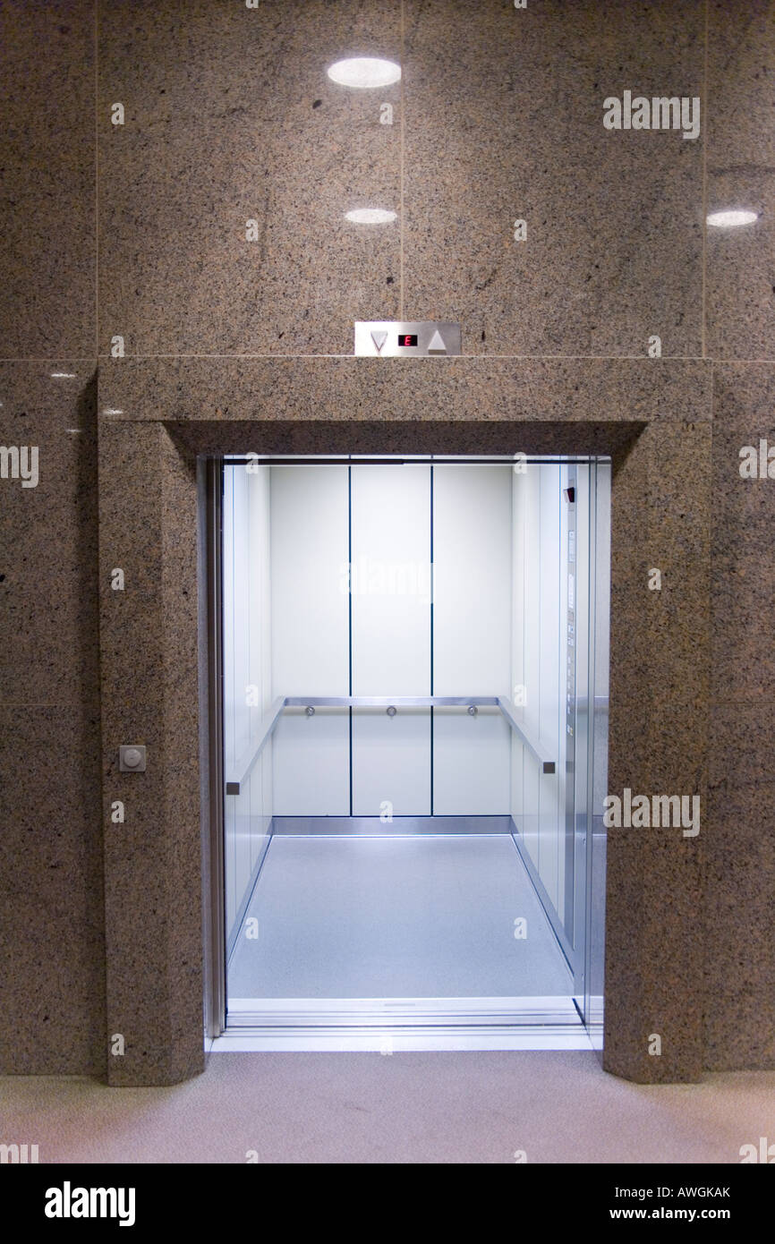 elevator with open door Stock Photo - Alamy