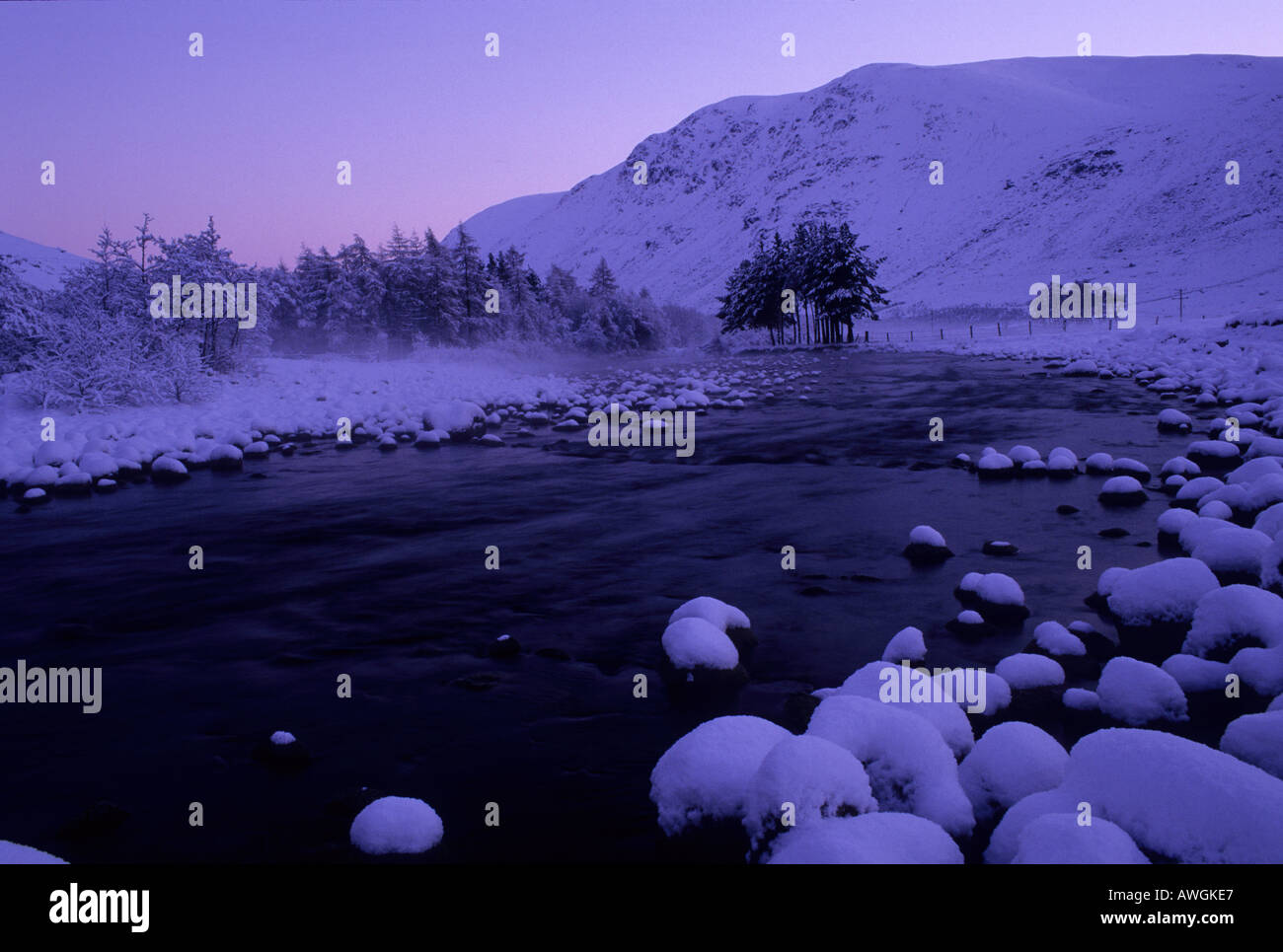 Lochnagar in winter hi-res stock photography and images - Alamy