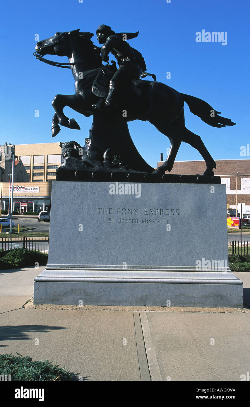 Pony express sculpture hi-res stock photography and images - Alamy