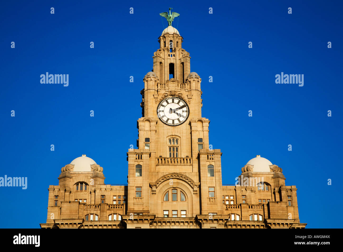 Liverpool clock time hi-res stock photography and images - Alamy