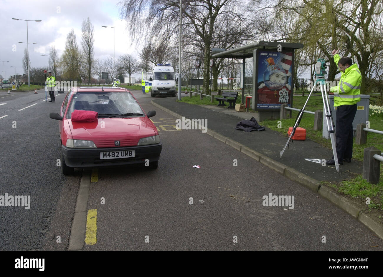 Police officers survey a road traffic accident UK Stock Photo - Alamy