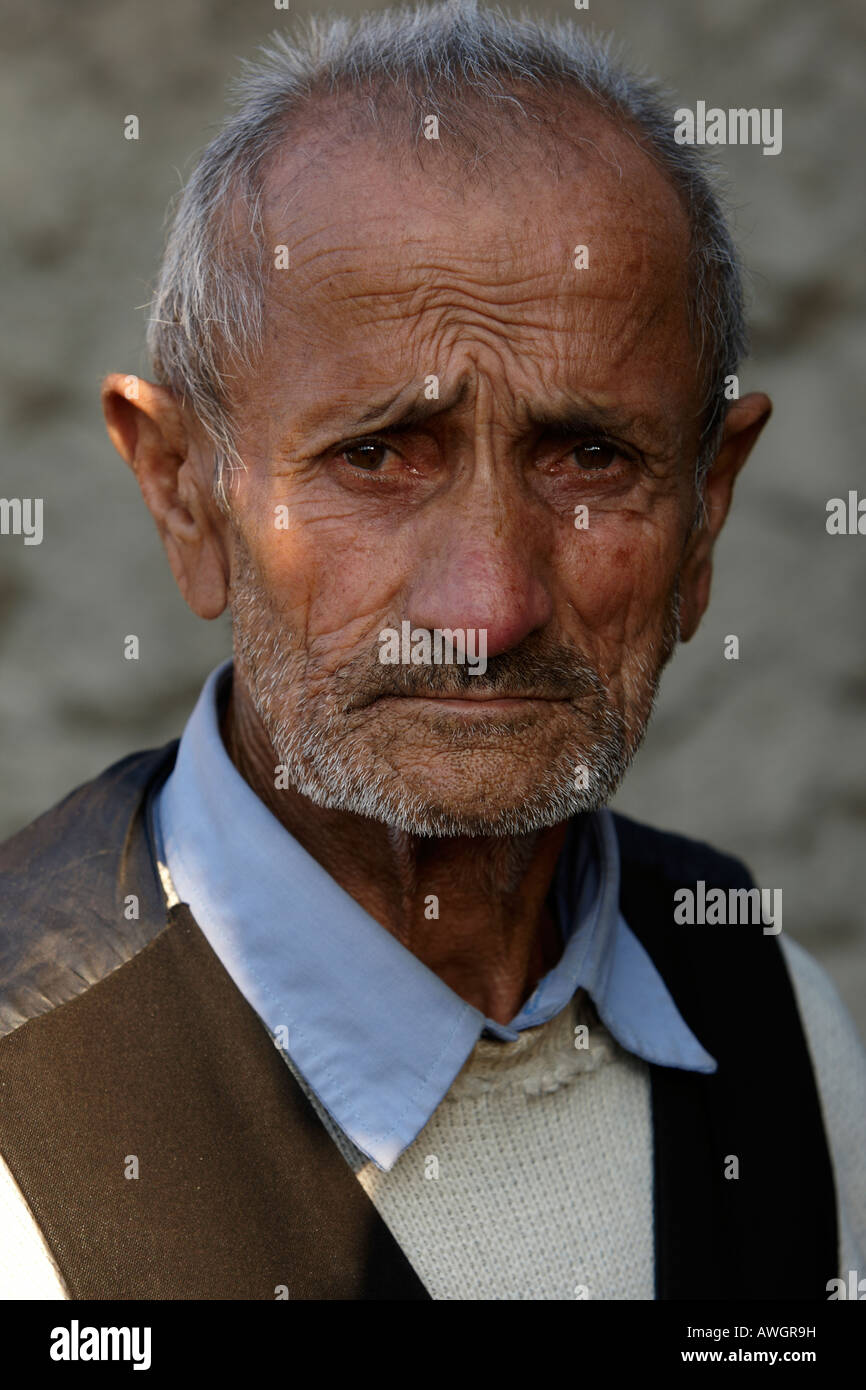 An elderly iranian man hi-res stock photography and images - Alamy