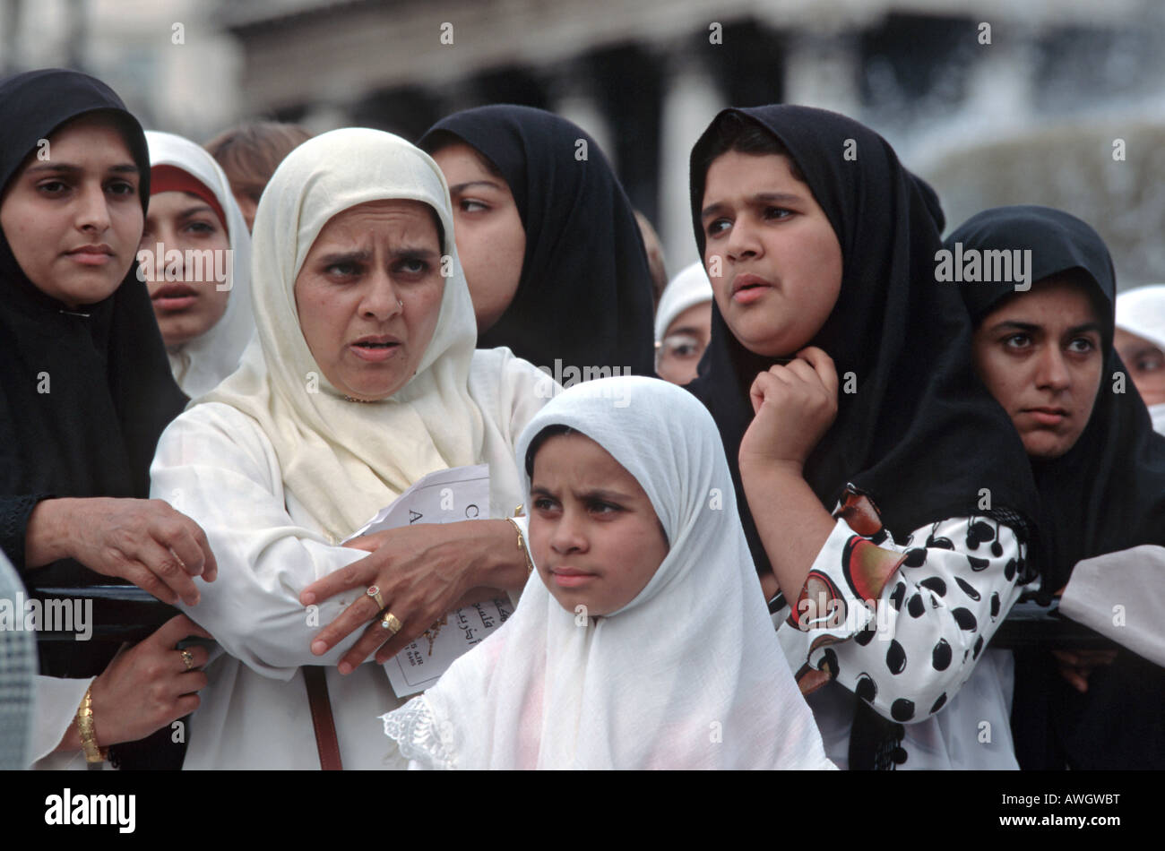 Women demonstration iraq hi-res stock photography and images - Alamy