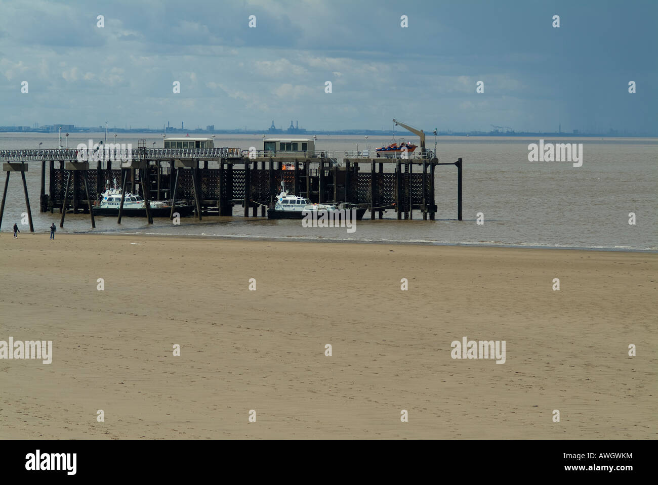 River humber boats hi-res stock photography and images - Alamy