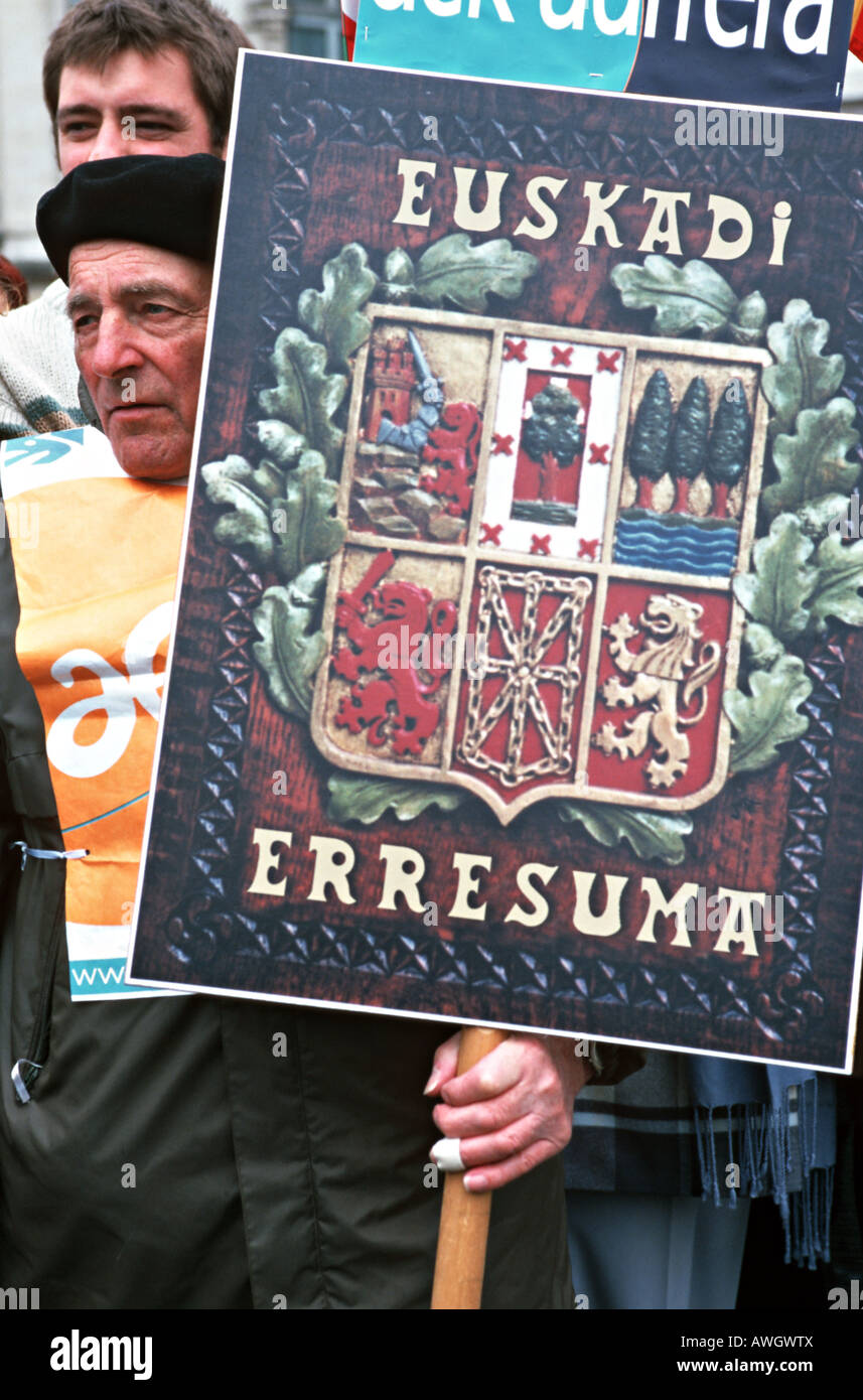 Traditional basque clothing hi-res stock photography and images - Alamy