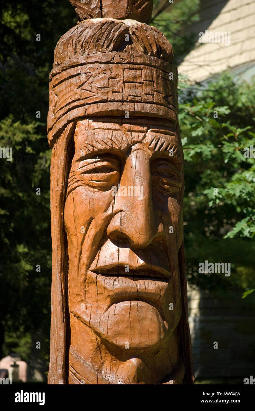 Wooden sculpture by Peter Wolf Tooth in Starved Rock State Park near ...
