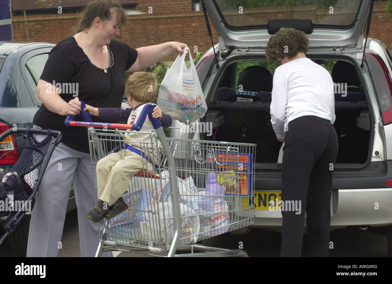 Car parking sainsburys hi-res stock photography and images - Alamy