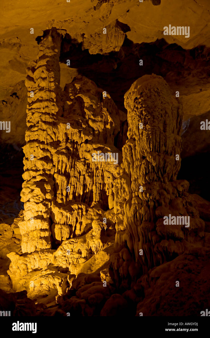 Colored light describes the shape of the stalagtites and stalagmites in ...