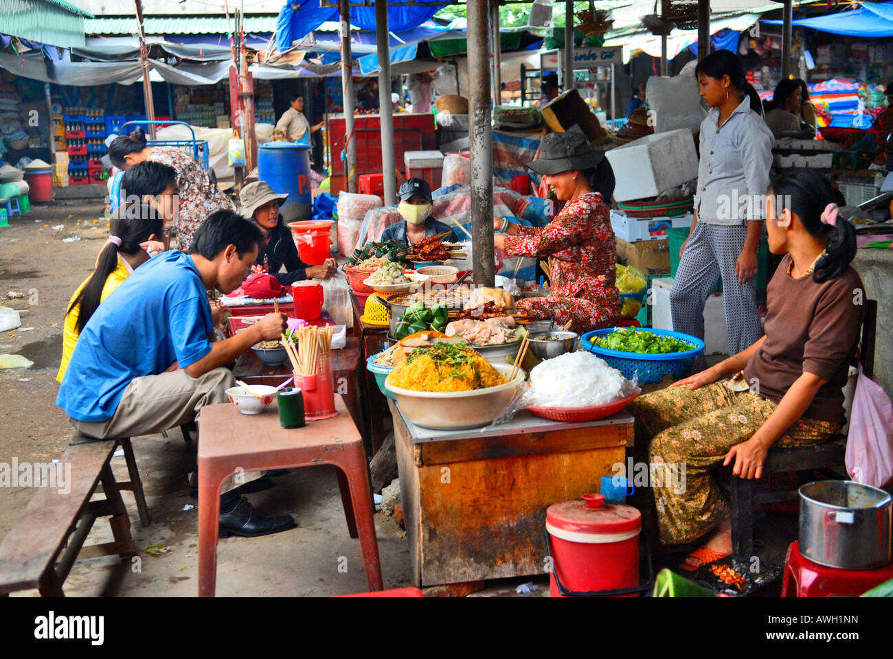 Hue road stall vietnam hi-res stock photography and images - Alamy