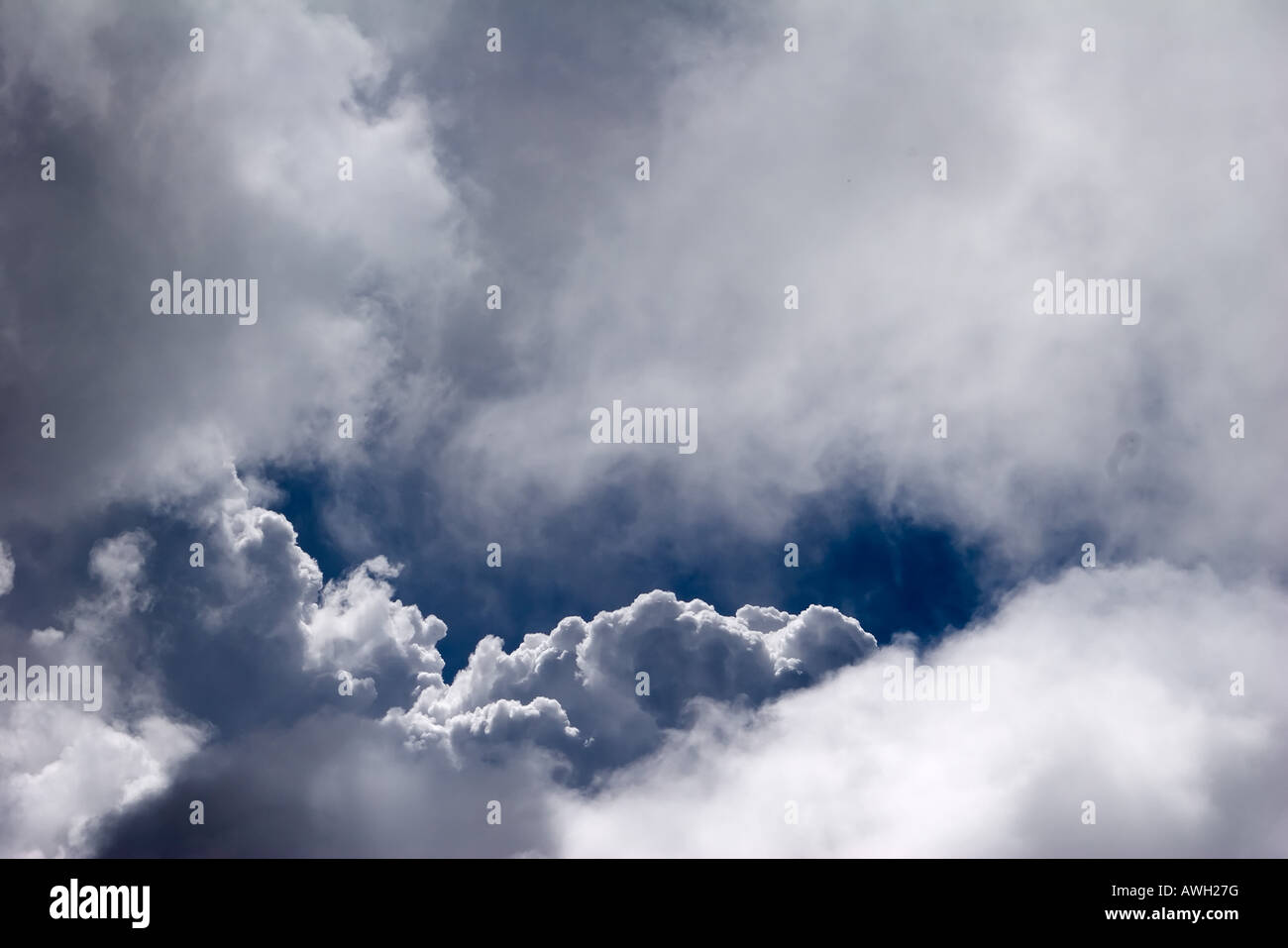Cloud parting hi-res stock photography and images - Alamy