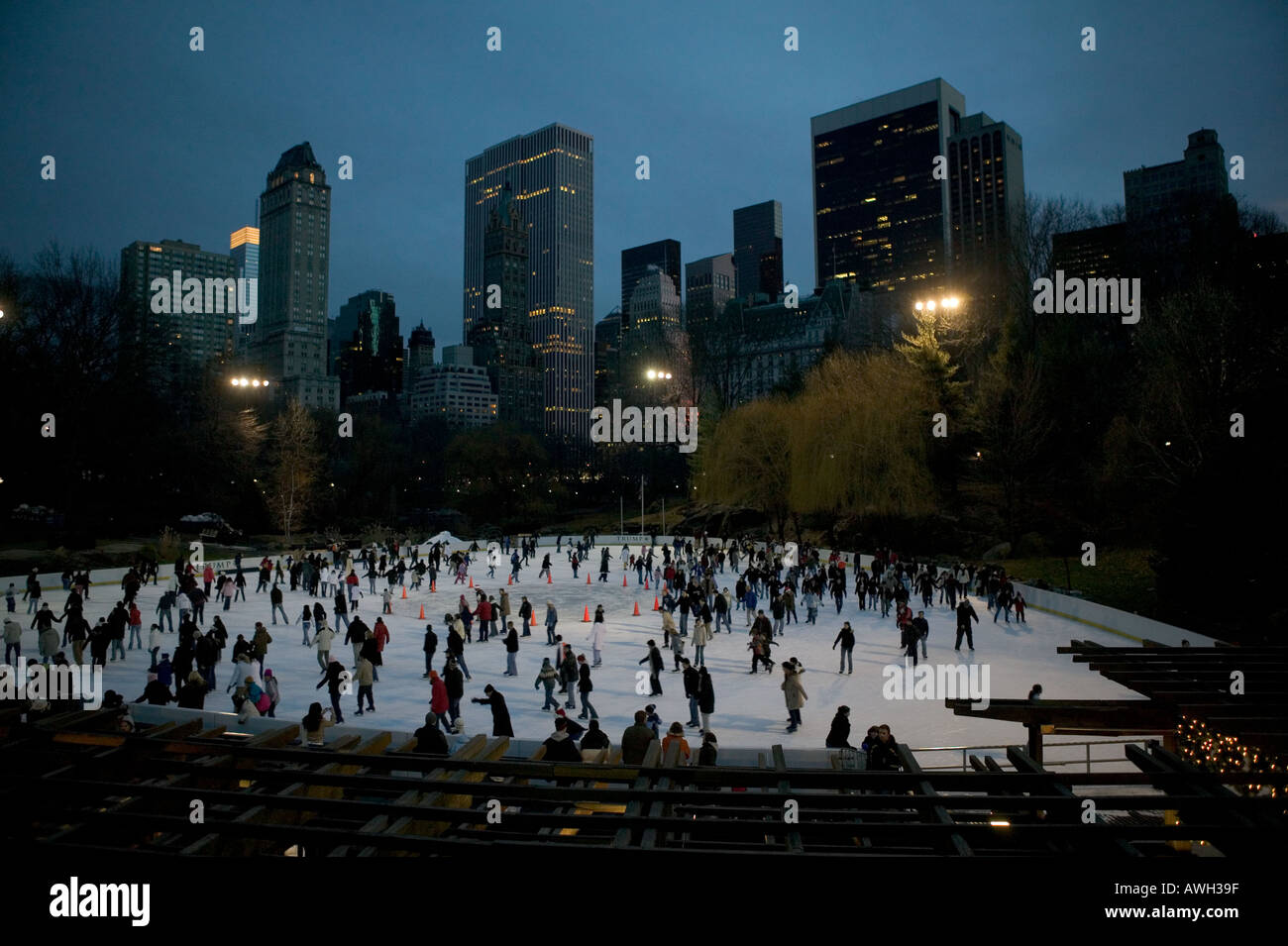Wollman rink central park hi-res stock photography and images - Alamy