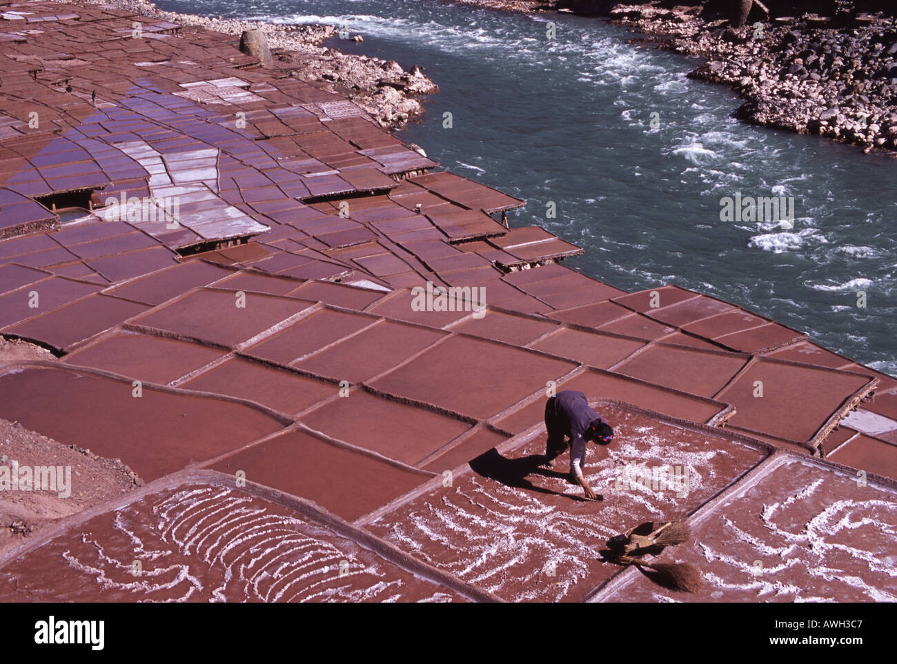 Salt Fields by the Mekong in Yanjing Tibet Stock Photo - Alamy