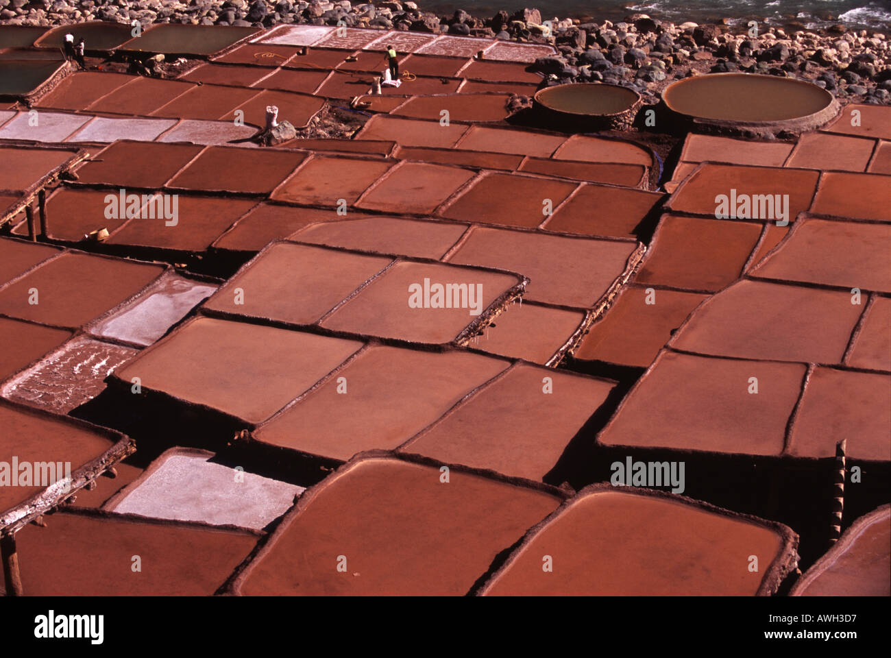Salt Fields by the Mekong in Yanjing Tibet Stock Photo - Alamy